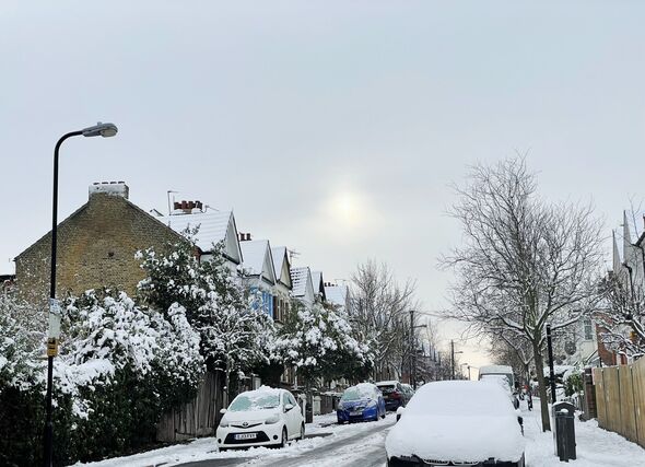 Snow maps show 30 UK cities 'buried' under 700-mile blizzards - full list