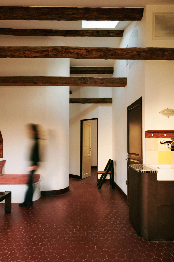 Curves and cutouts: An inspired apartment building update in Marseille