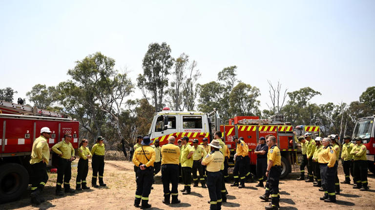 Bushfire losses mount, dangerous conditions ahead