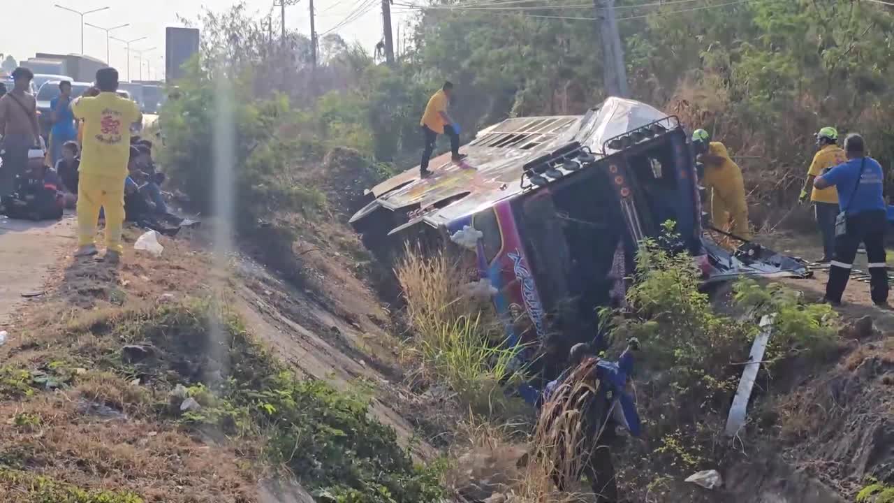 Bus crash injures 30 workers in eastern Thailand