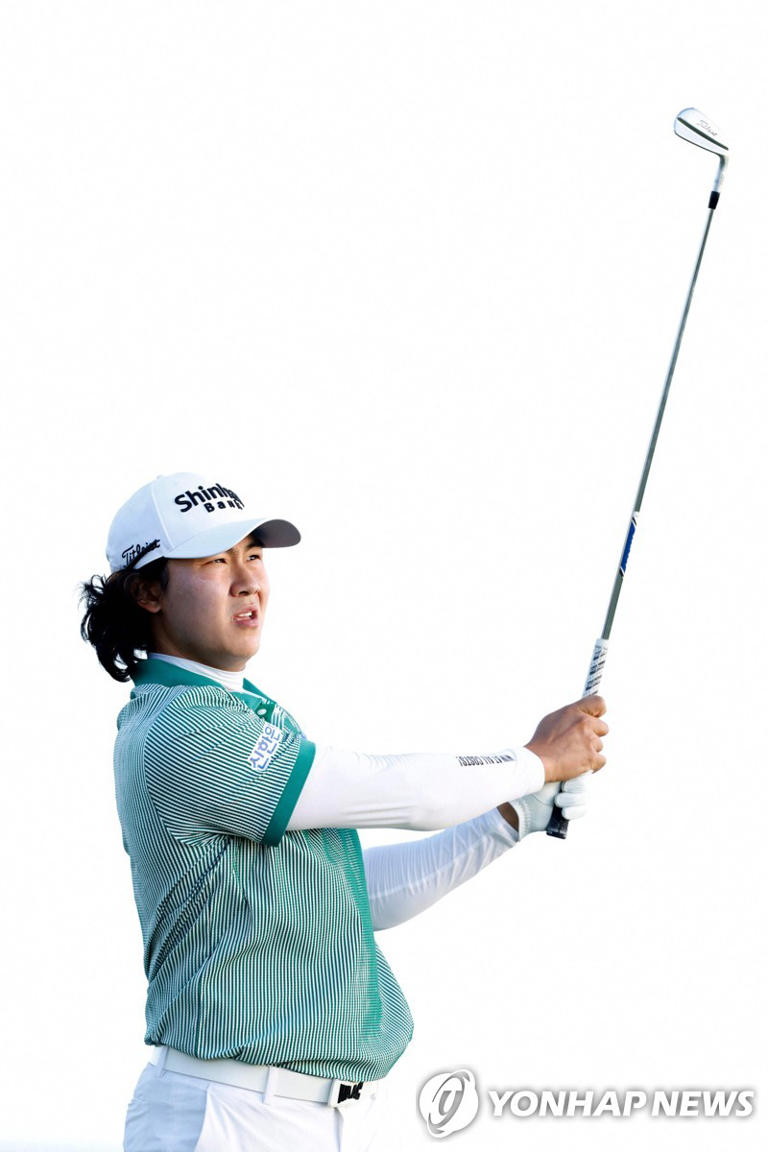 Kim Seong-hyeon 1 off 1st-round lead at PGA Tour season opener