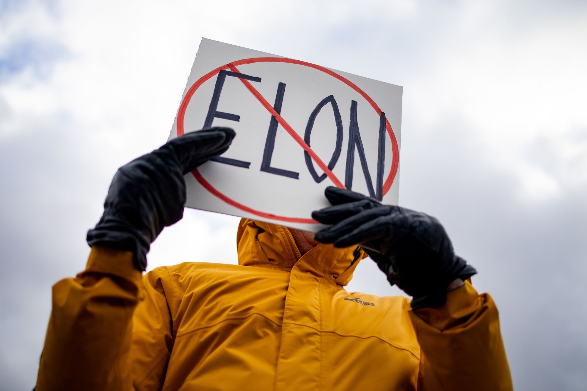 Tesla Arizona dealership arsonist gets five years in prison