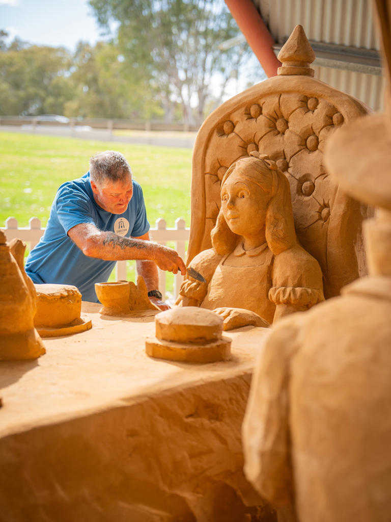 Follow the white rabbit to the Murray’s new sand sculpture trail