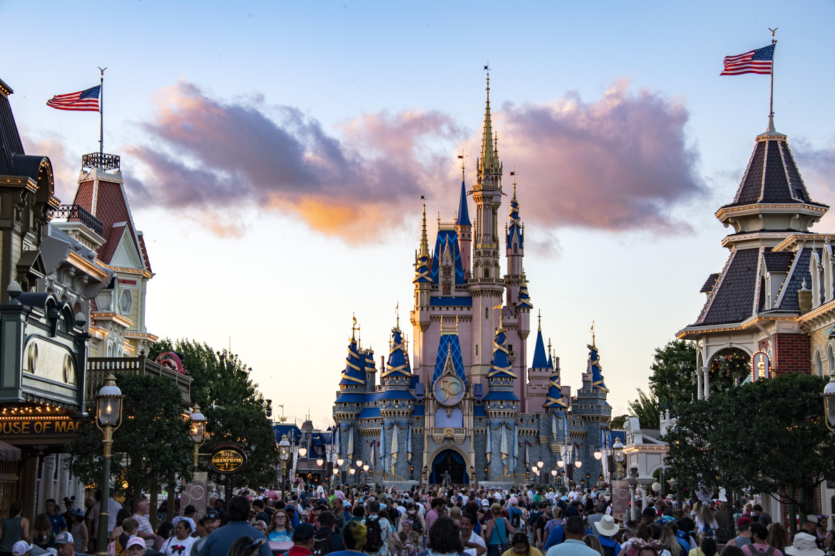 Disney World closes park for three more days as unusual cold weather ...