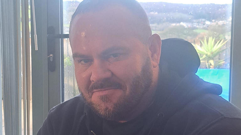 Taxi drivers call for more restrictions on Uber