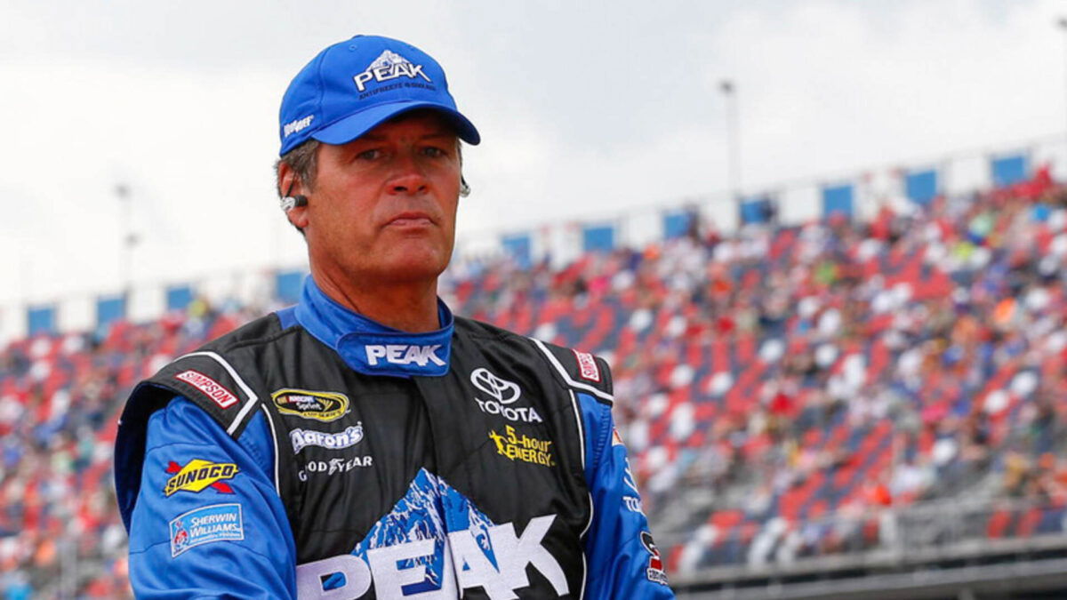Michael Waltrip declares NASCAR ‘got the championship format right ...