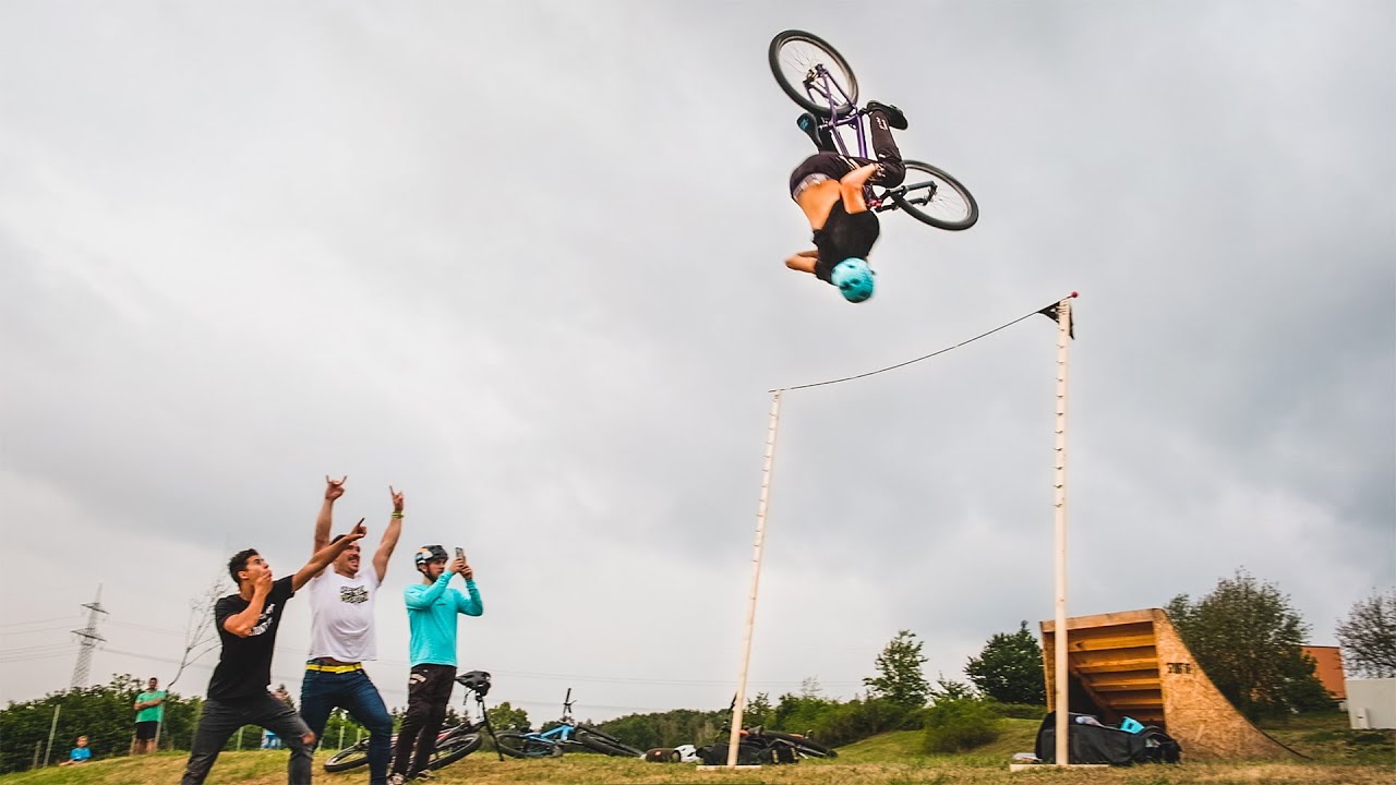 Extremer High-Jump-Contest auf zwei Rädern
