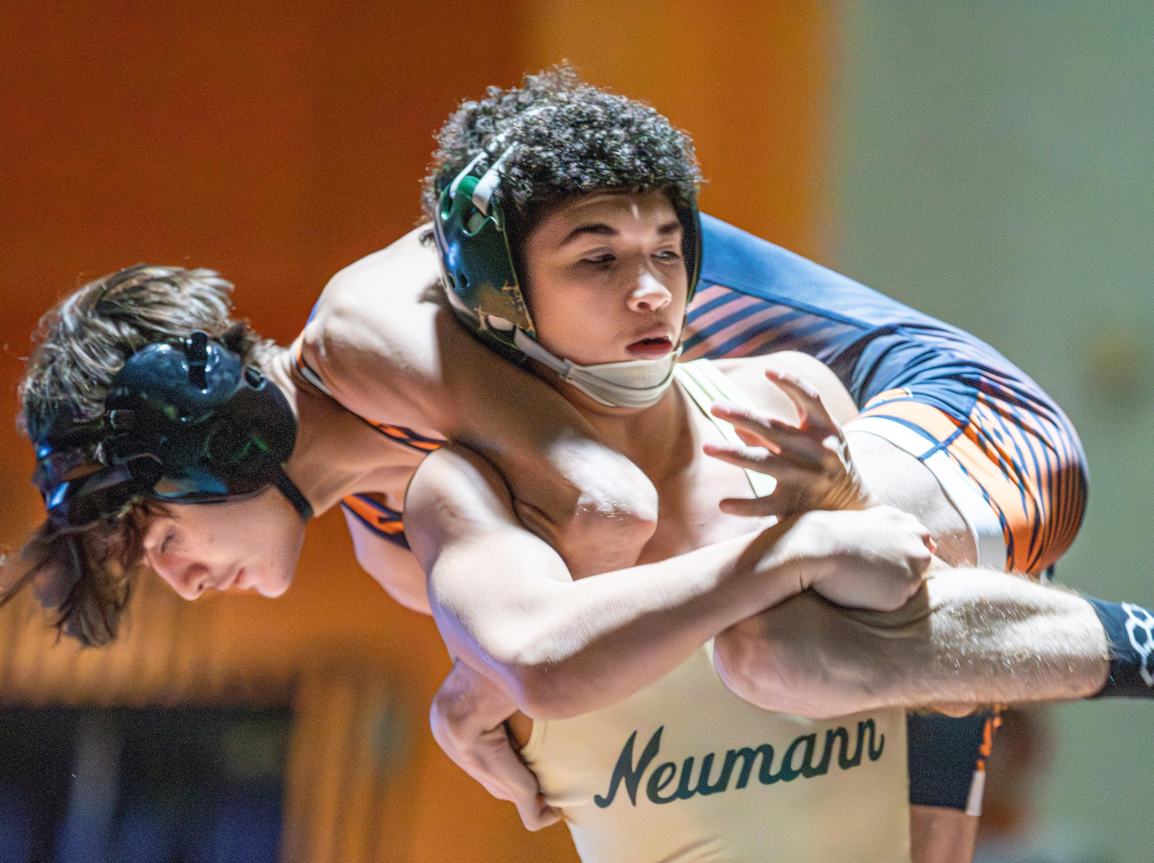 SWFL Thursday results: St. John Neumann wrestling advances in regionals