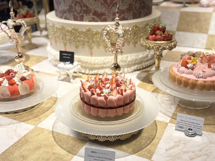 「ヒルトン大阪」ストロベリースイーツビュッフェ～Marie Antoinette～