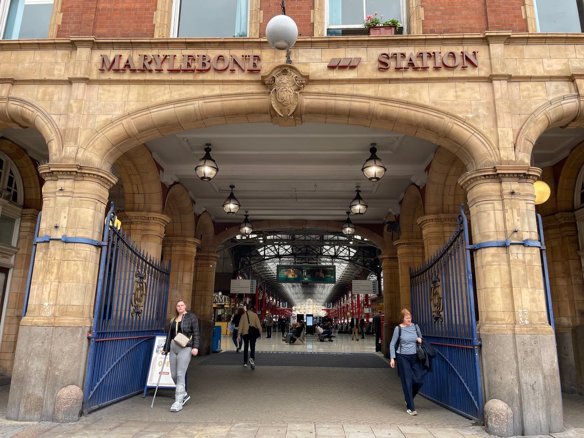 Marylebone train station 'major disruption' and Northern line delays
