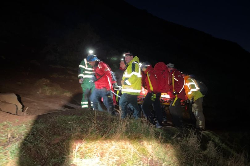Mountain team rush to Edinburgh beauty spot in late night rescue mission