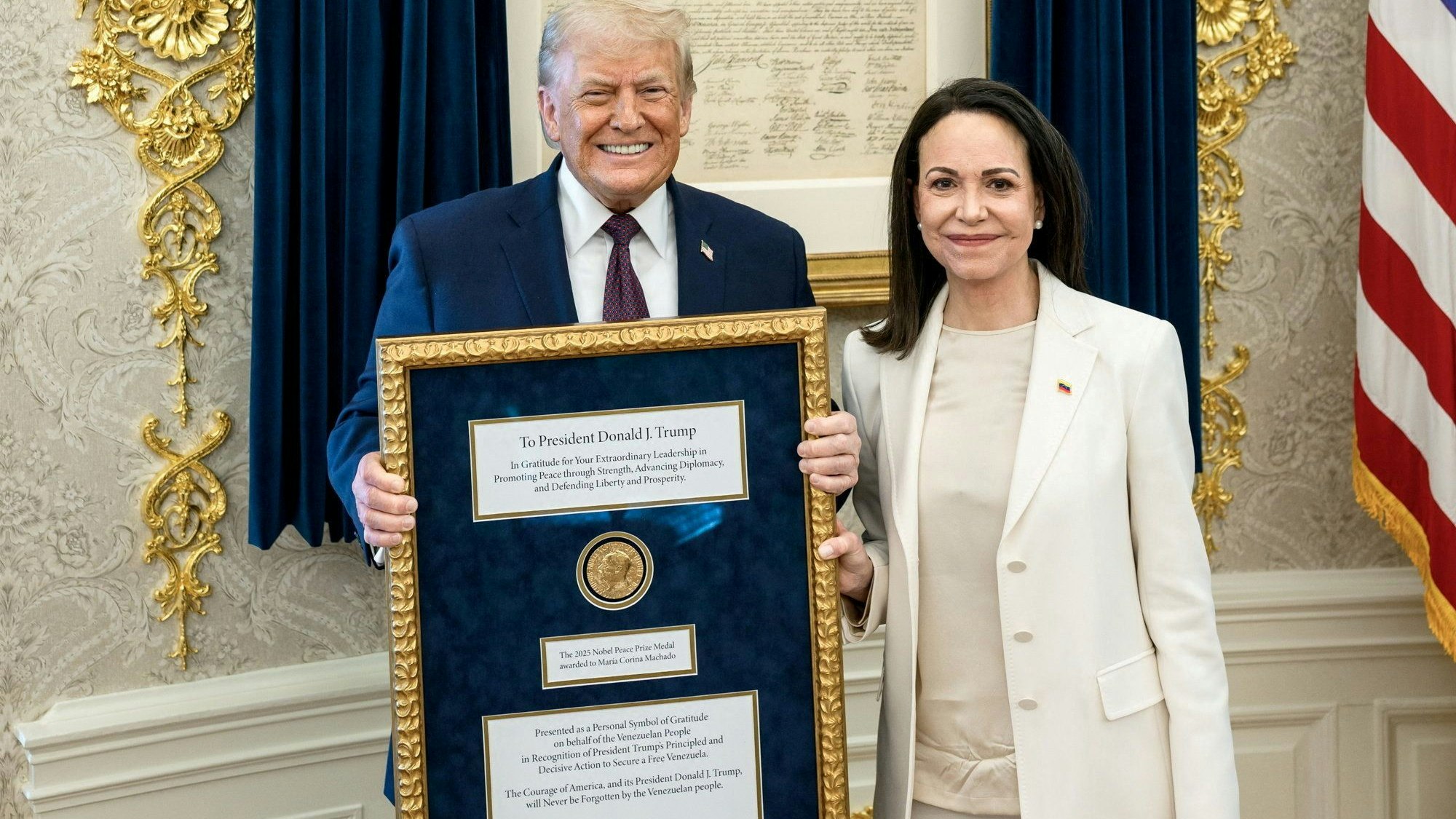 Friedensnobelpreis für Trump – nun hat er die Medaille