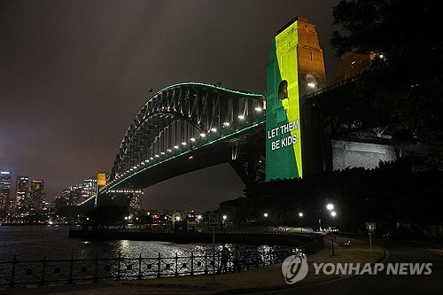 호주 '16세 미만 SNS 규제' 한달…계정 470만개 삭제·차단