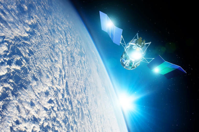 New Antarctic map reveals hidden world with stunning topography beneath ...