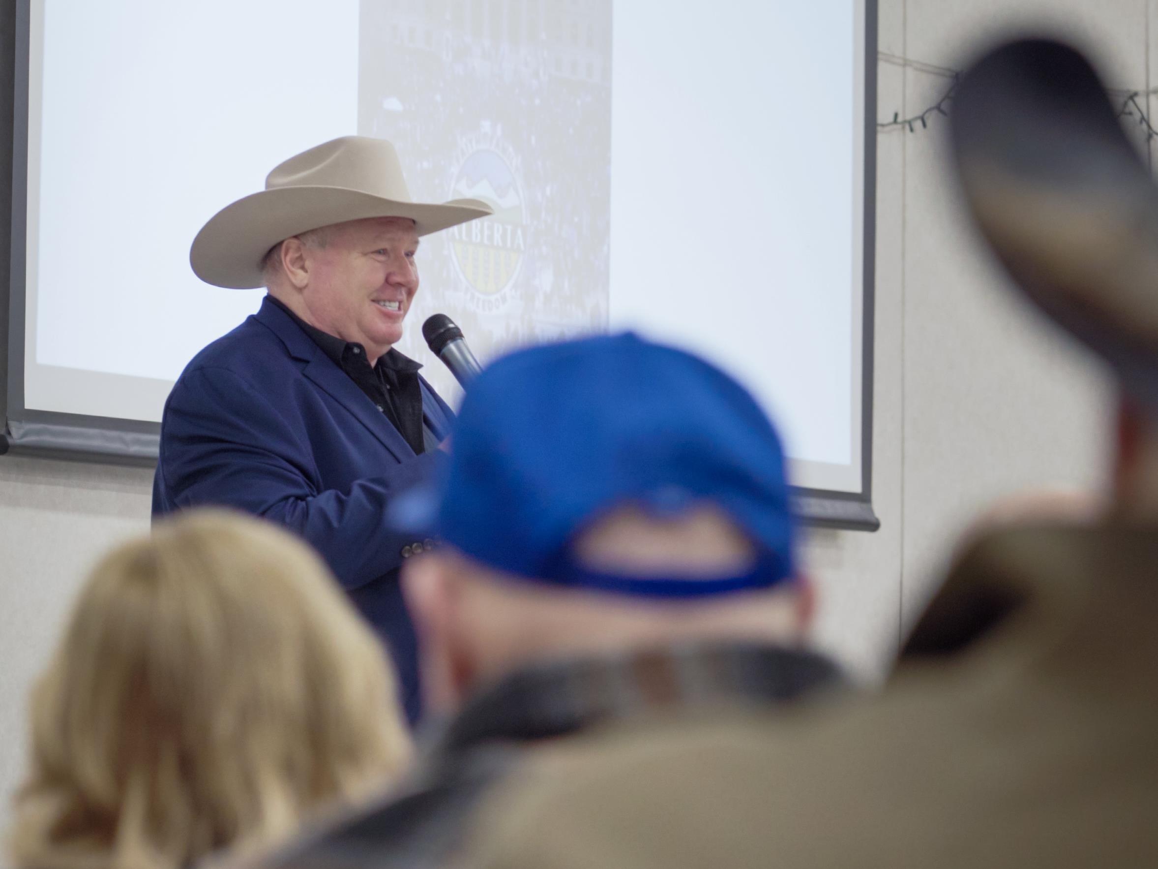 Séparatisme albertain : « le Canada veut détruire notre économie », dit ...