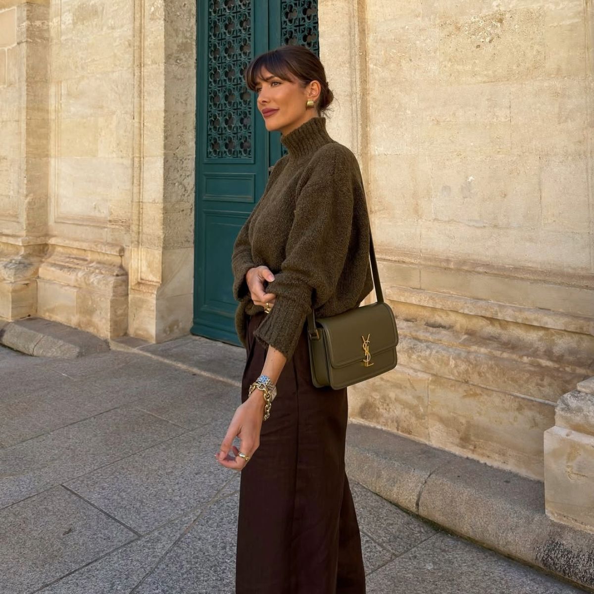 5 colours the chicest French women are wearing with chocolate brown