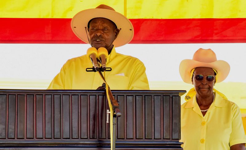 Uganda's President Museveni takes commanding lead in early election results