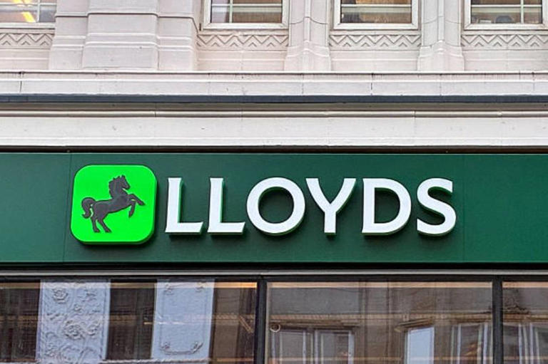 Lloyds Bank issues warning to joint account customers and urges them to act