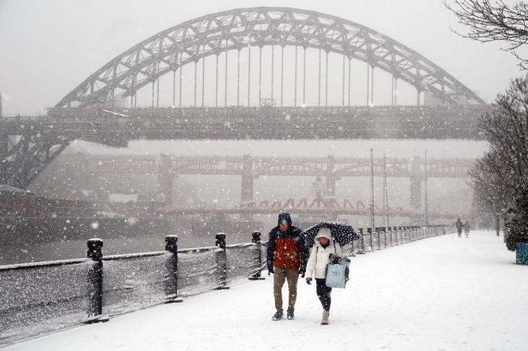 Snow maps show 51 UK cities to be hit by 400-mile blizzard - full list ...