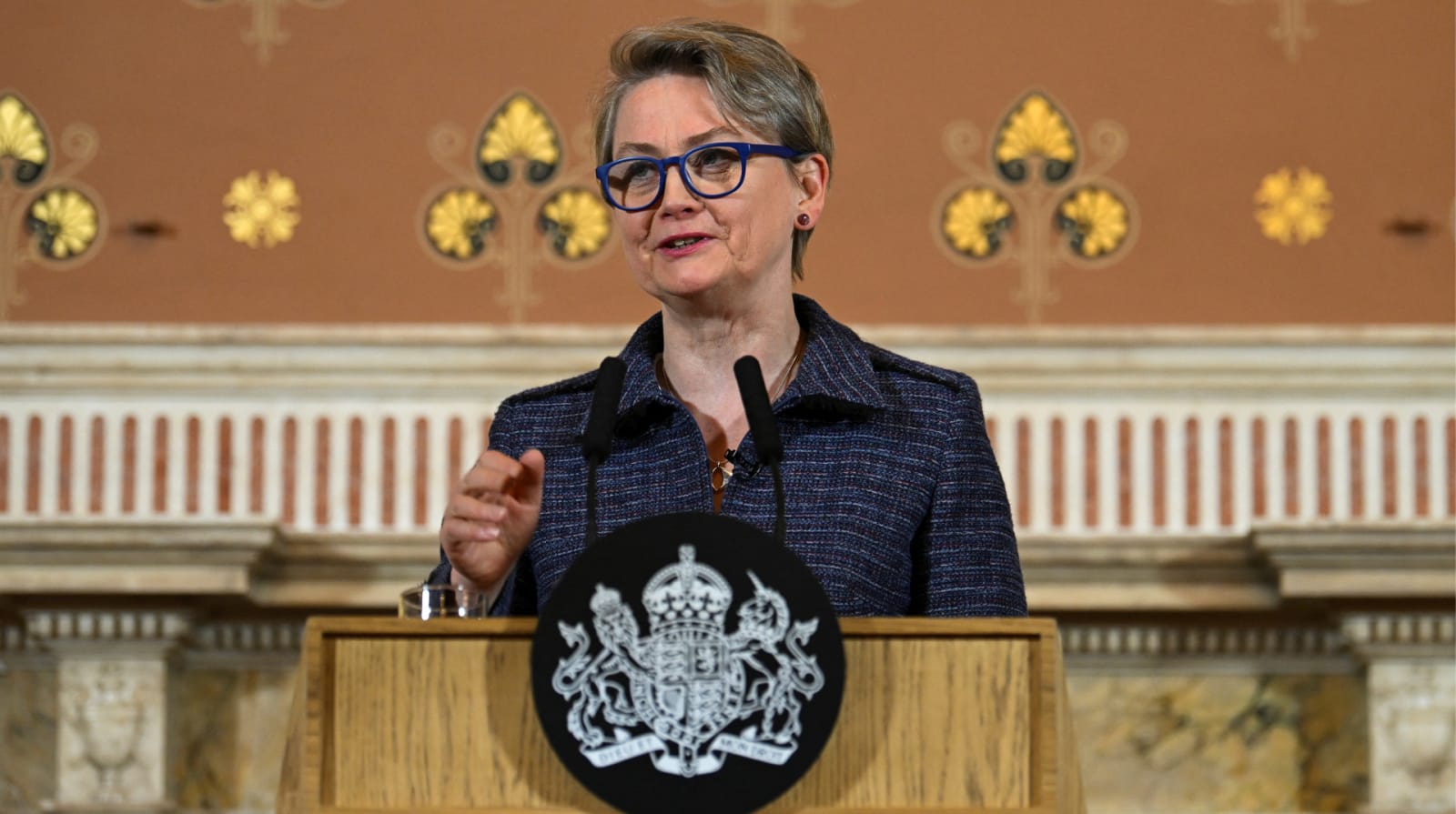 UK opposes talks with Putin: No sign he wants peace