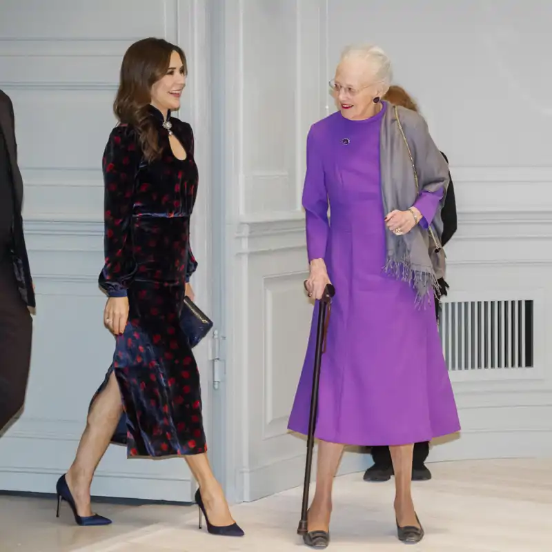 Mary de Dinamarca eclipsa a la reina Margarita con su vestido de ...