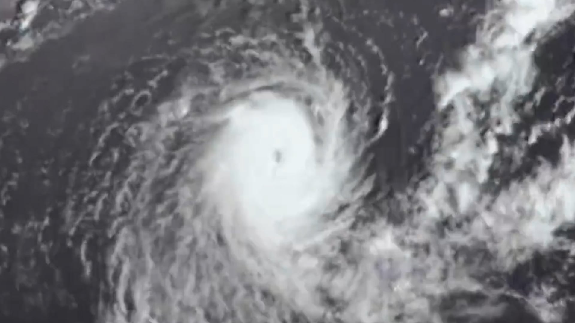 Cyclone Dudzai regains strength over Indian Ocean