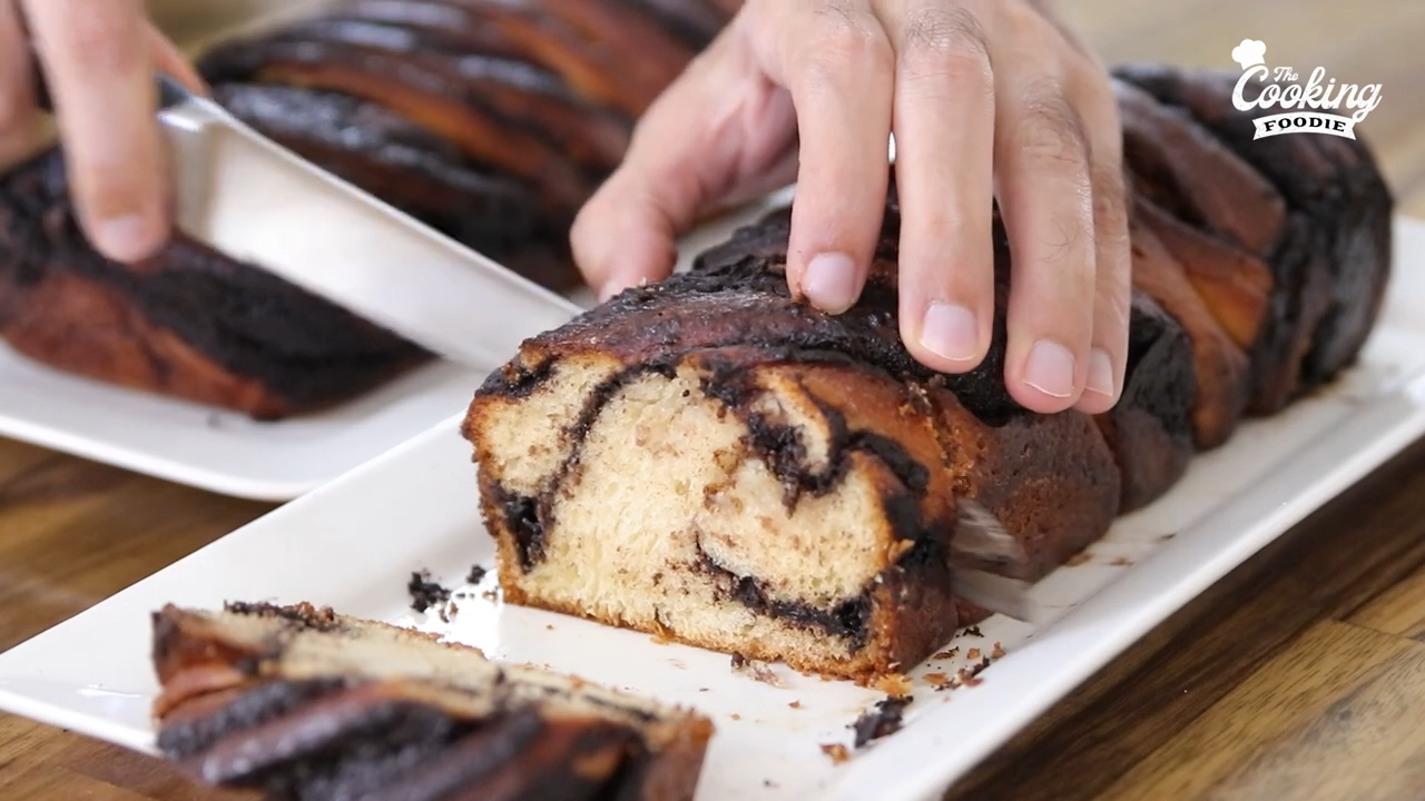 How to make the best chocolate babka, soft dough, dark swirls
