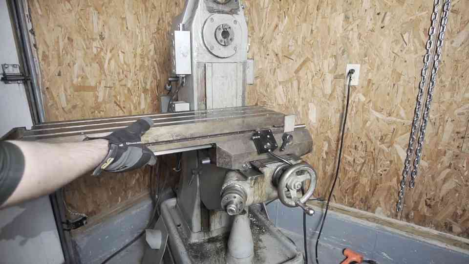 Cleaning a mill without ruining it