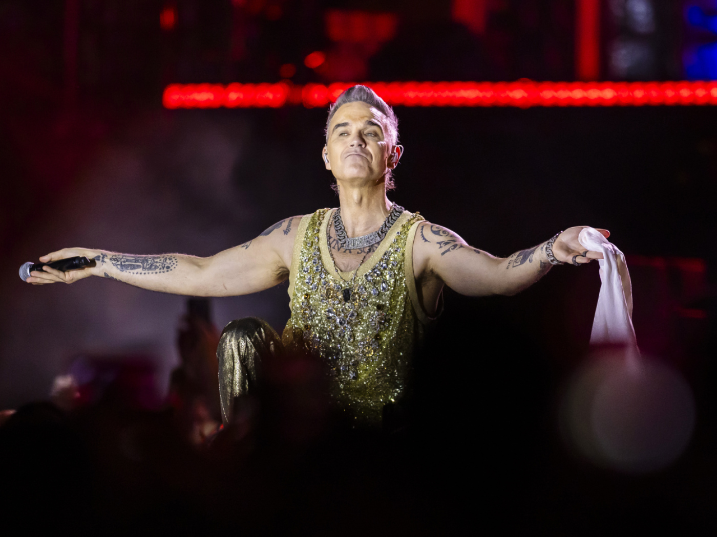 Robbie Williams veröffentlicht überraschend neues Album