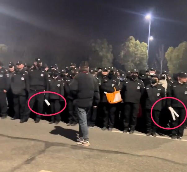 Concert security clip falsely shared as Chinese anti-protest training