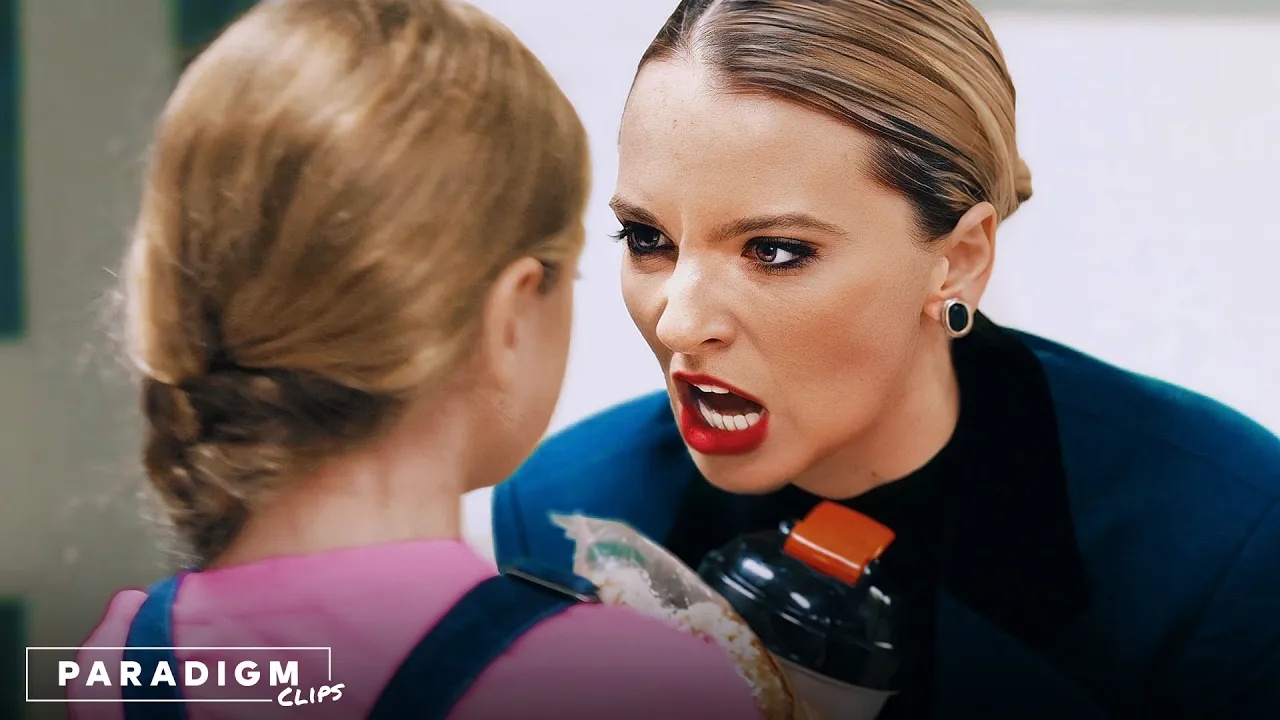 Mother starves her daughter for a pageant contest