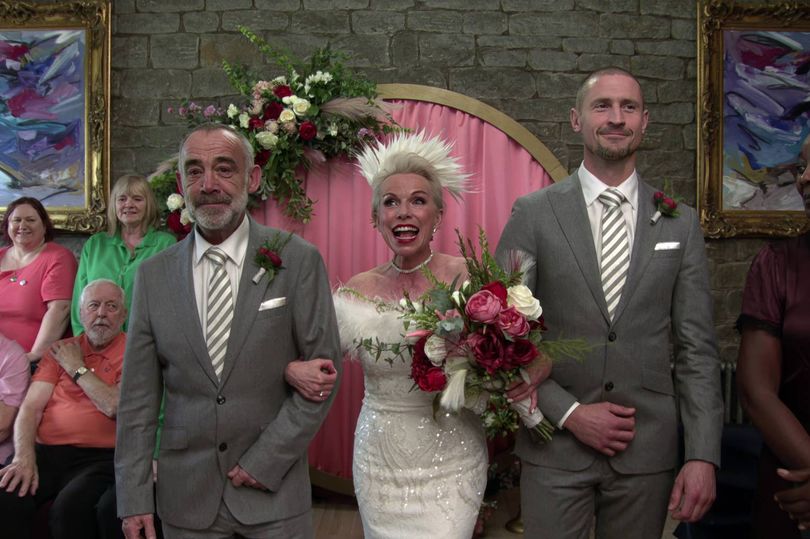 ITV Coronation Street fans 'work out' who Carl Webster's dad is after ...