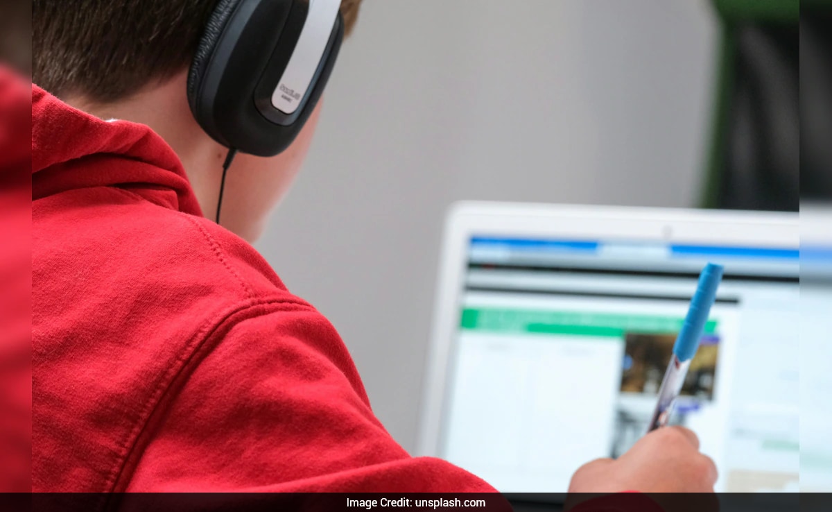 Google introduces experimental AI tool that transforms textbooks into ...