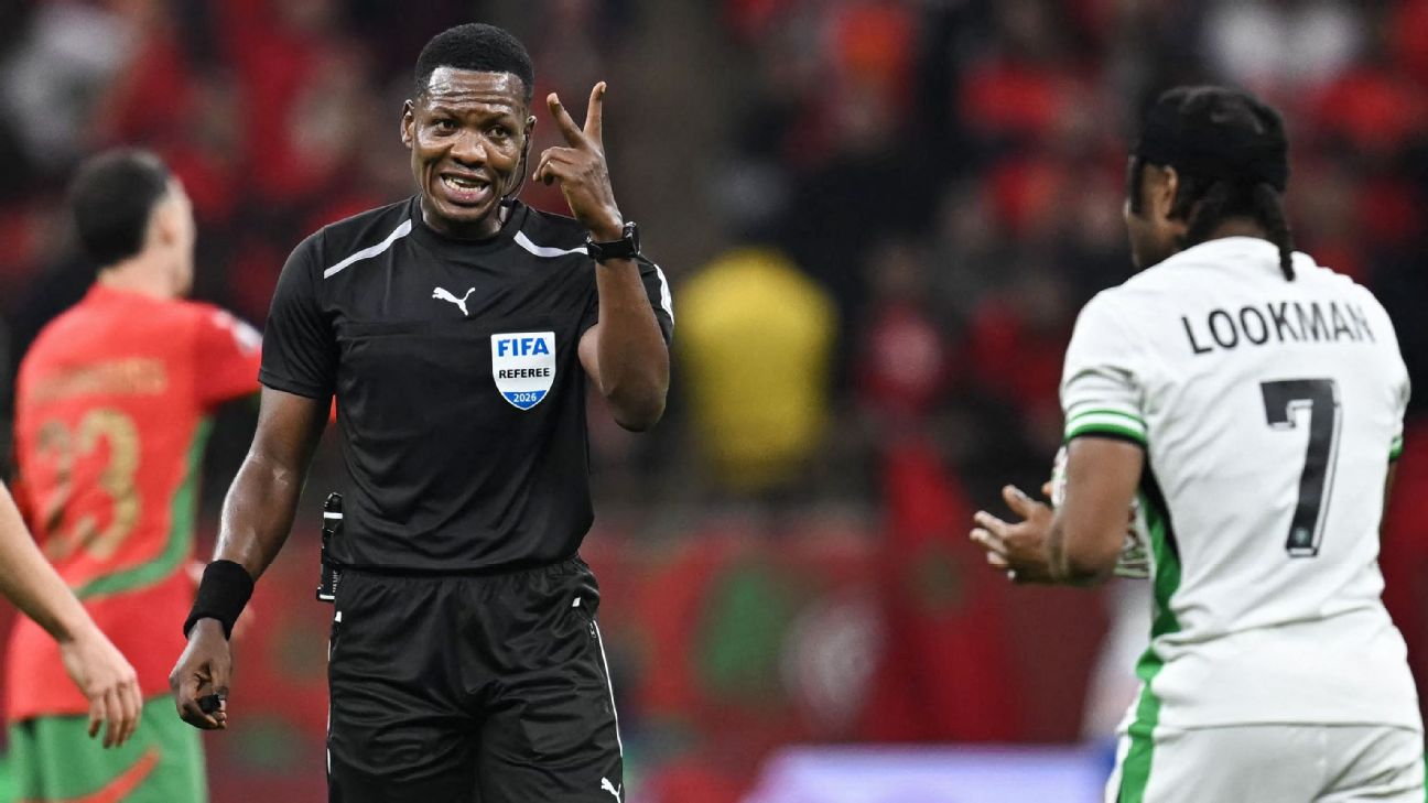 Victor Osimhen, Bright Osayi-Samuel slam 'appalling' refereeing in ...
