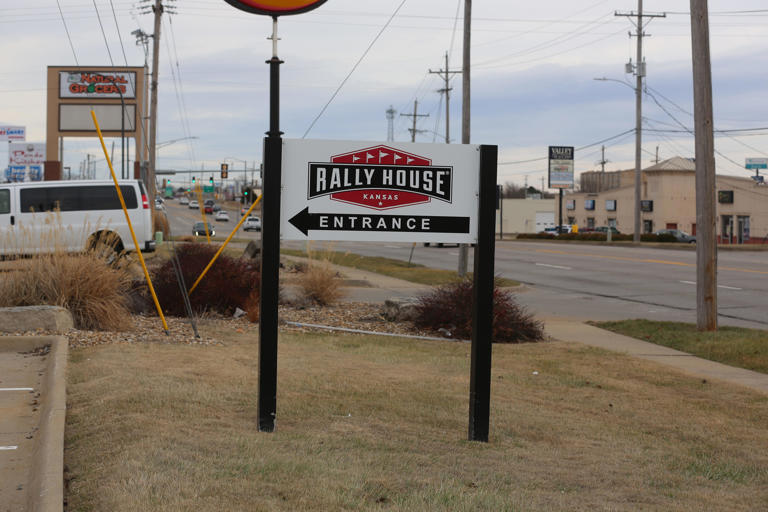 Sports store and Skechers are moving into this Topeka shopping center