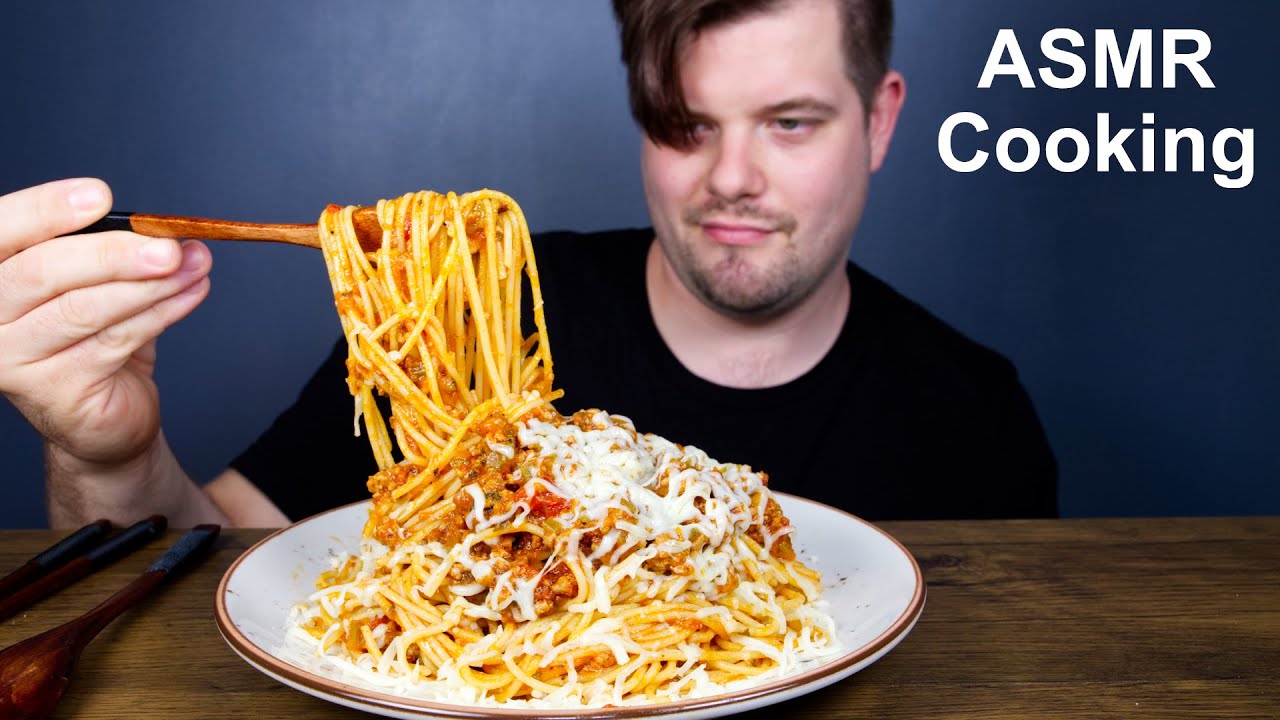 ASMR pasta bolognese mukbang: Real eating sounds