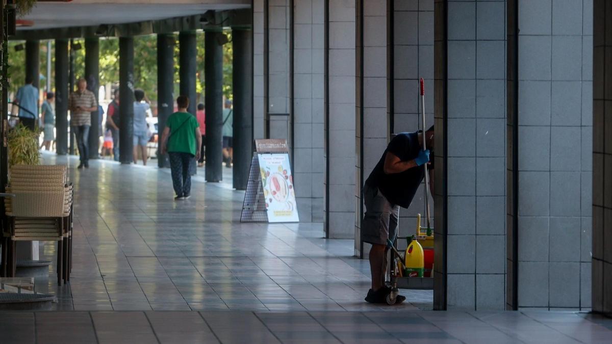 Los cotizantes extranjeros superan la barrera de los 3 millones y ...