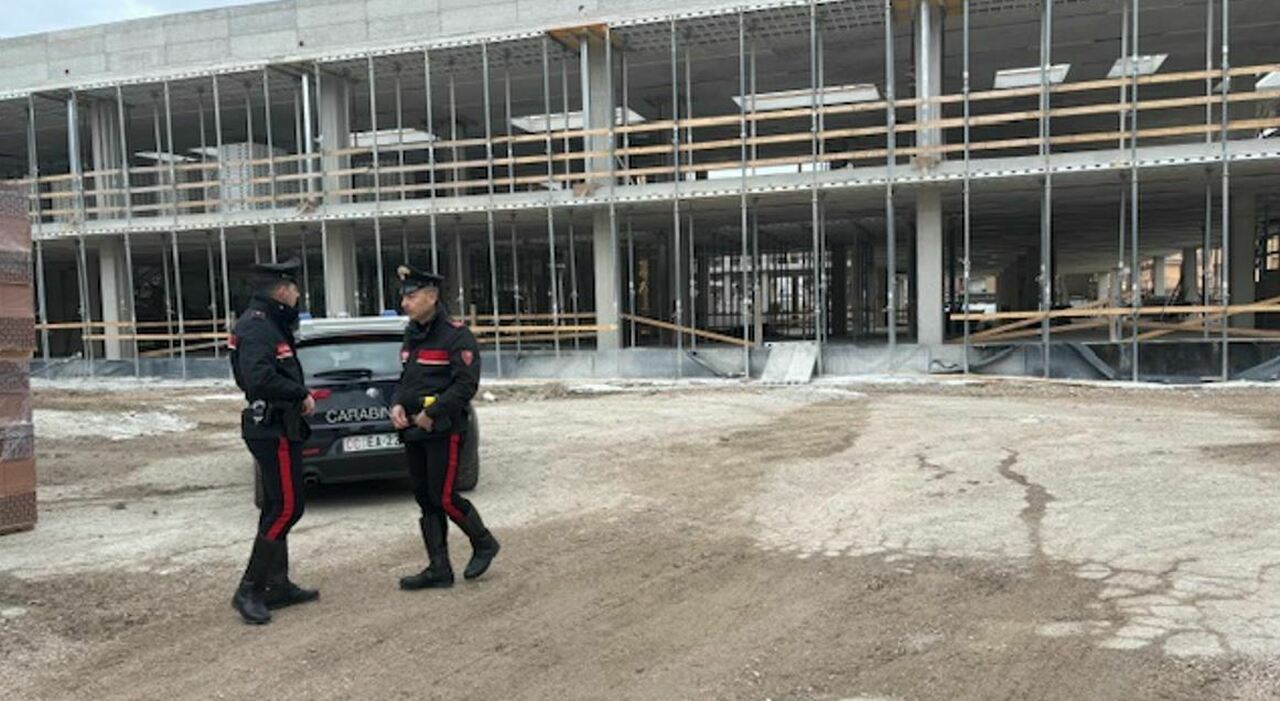 Infortunio nel cantiere dell’ospedale a Tolentino: operaio cade da un ...