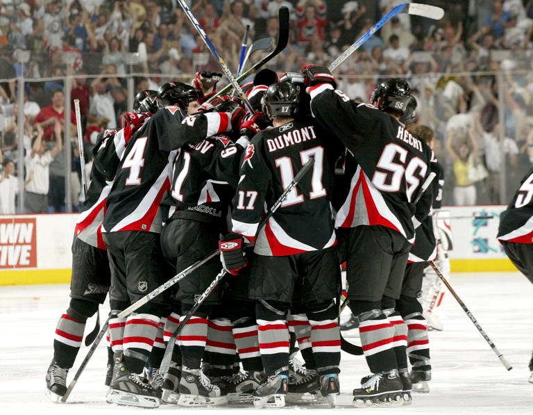 Sabres fans reminisce about 2005-06 team on reunion night