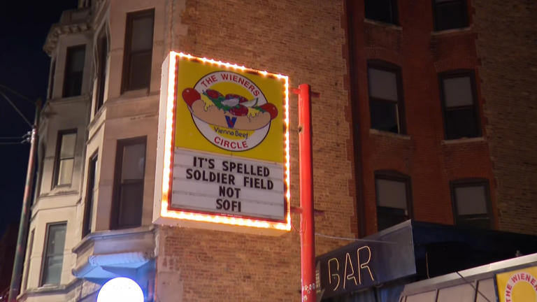 Chicago's iconic Wieners Circle shades LA Rams with epic marquee ...