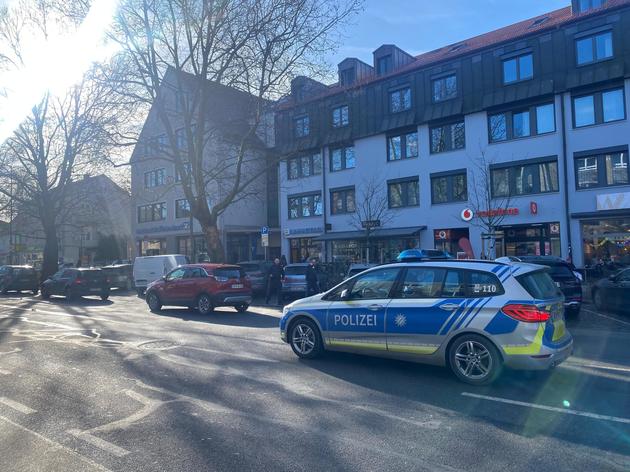 Großeinsatz in Dachau: Zwei Täter fliehen nach einem Raub – Fahndung läuft