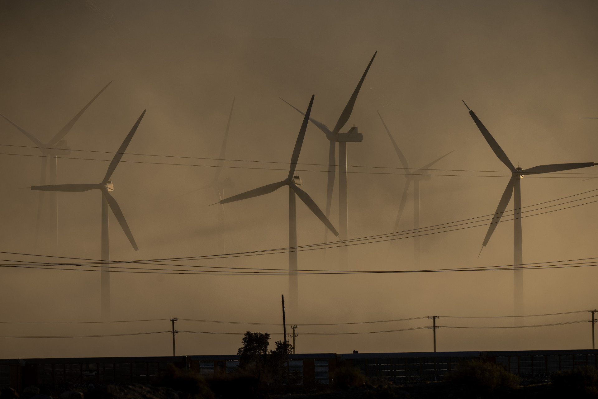 The link between pollution and extreme weather events