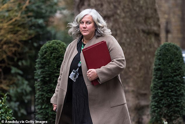 Cabinet told to form 'praetorian guard' around struggling Starmer after ...