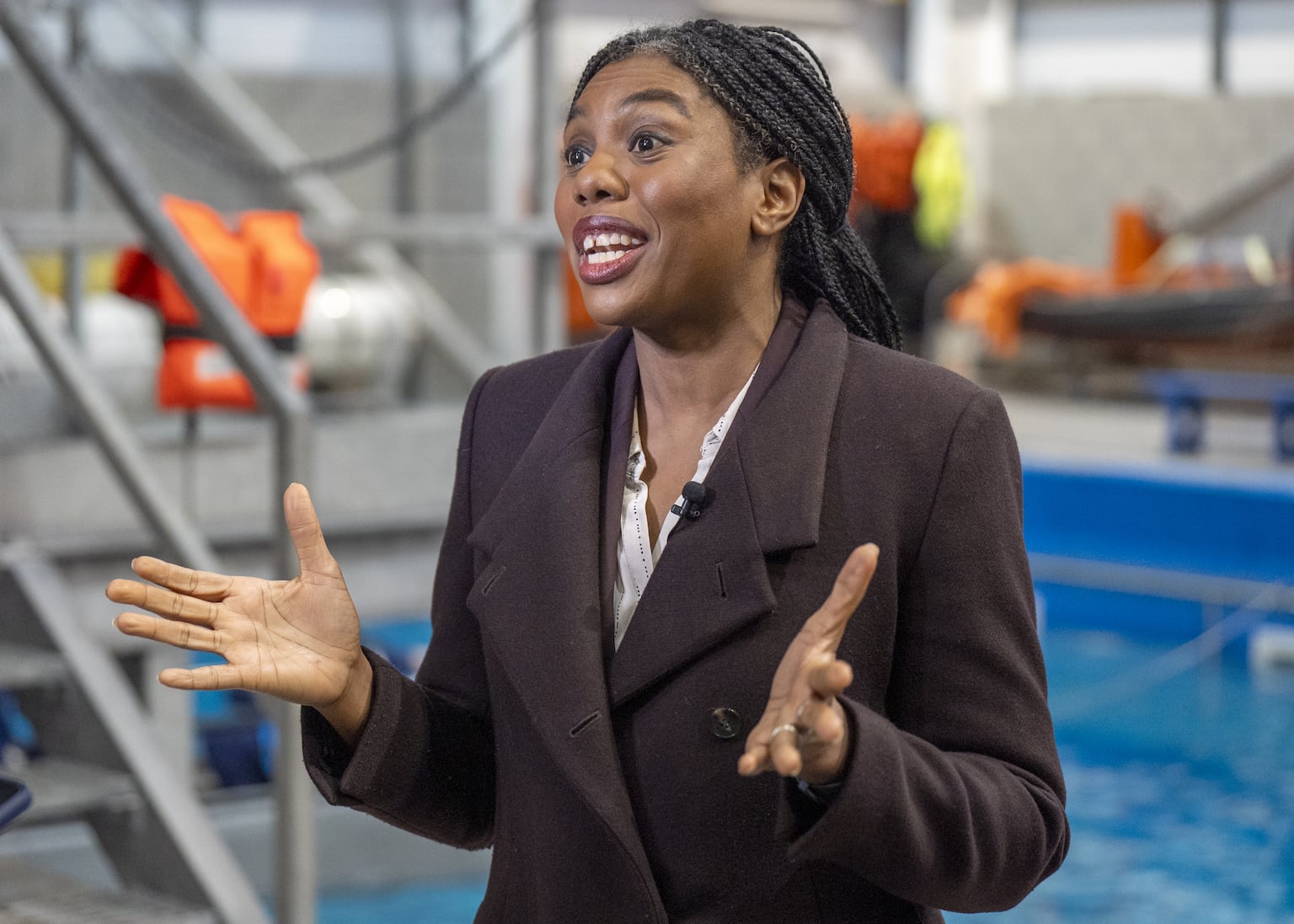 Farage has done my spring cleaning, says Badenoch after Jenrick defection