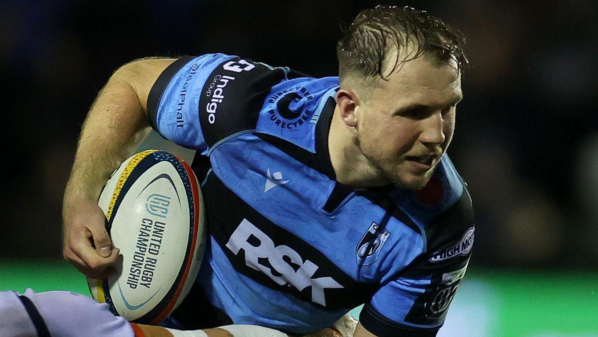 Wales fly-half Lloyd back for Cardiff trip to Exeter