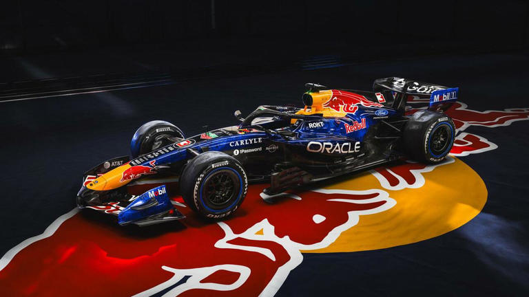 Red Bull apre la stagione svelando la monoposto 2026, Verstappen: «Le ...