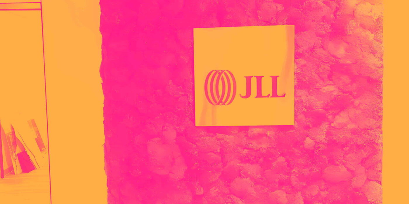 3 reasons JLL is risky and 1 stock to buy instead