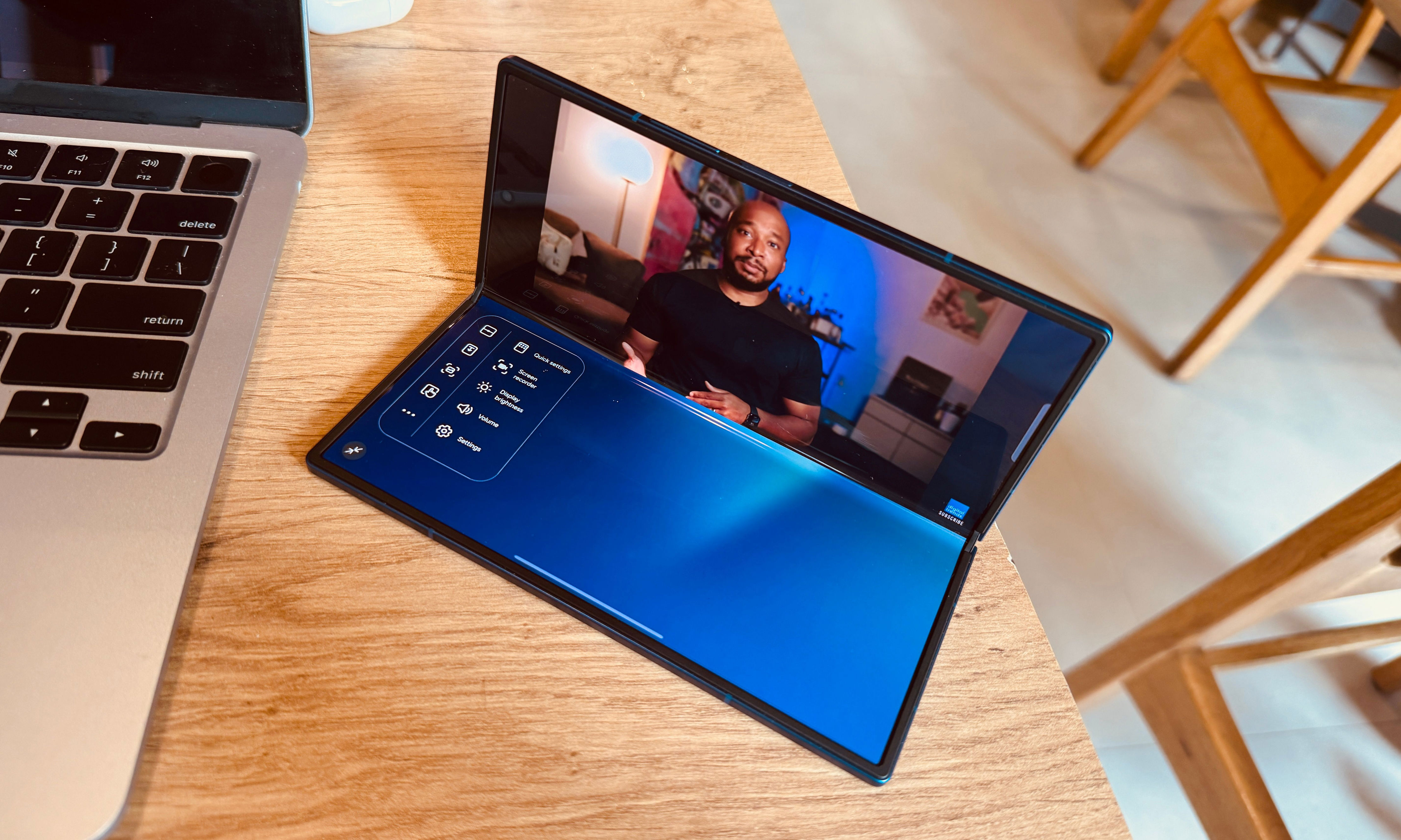 Your next Galaxy Z Fold could get a 20% shallower crease