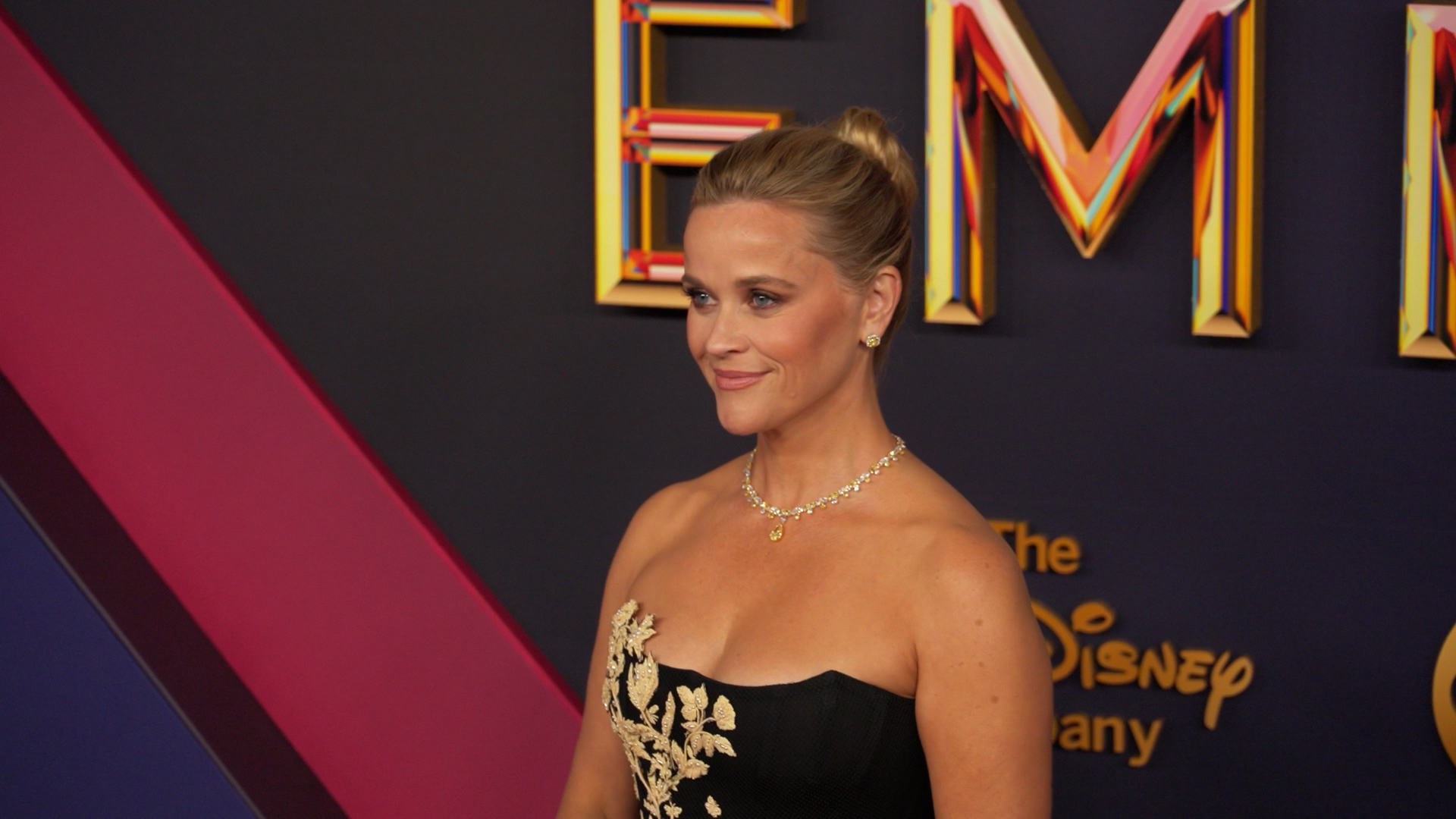 Reese Witherspoon sounds alarm over swindlers using her identity