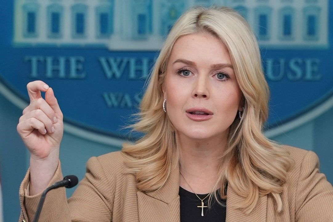 Karoline Leavitt exits briefing after pregnancy comment